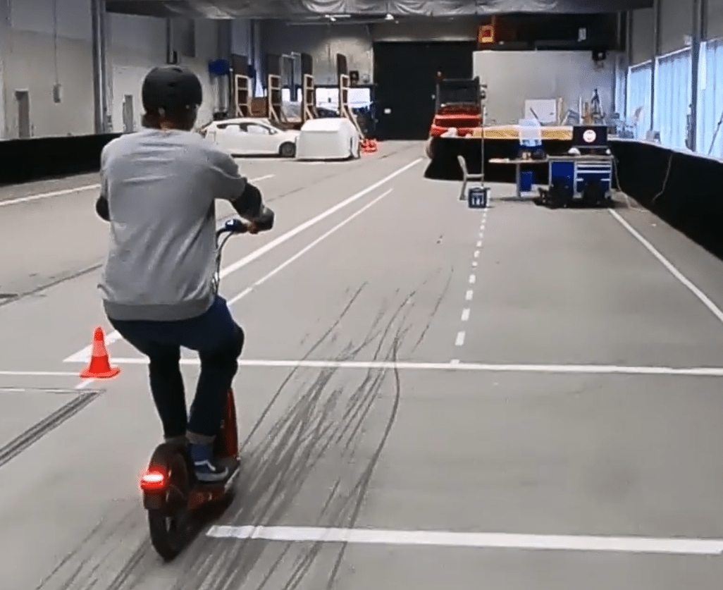 E-Scooter Test Vehicle and Simulator (VR) | Research & Data Tools